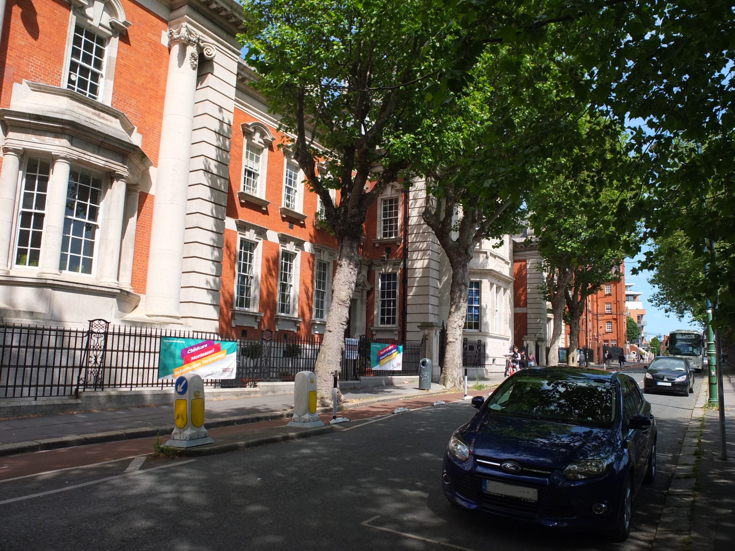 Bull Alley Street- The Iveagh Trust (Sráid Scabhat na dTarbh) – Dublin ...